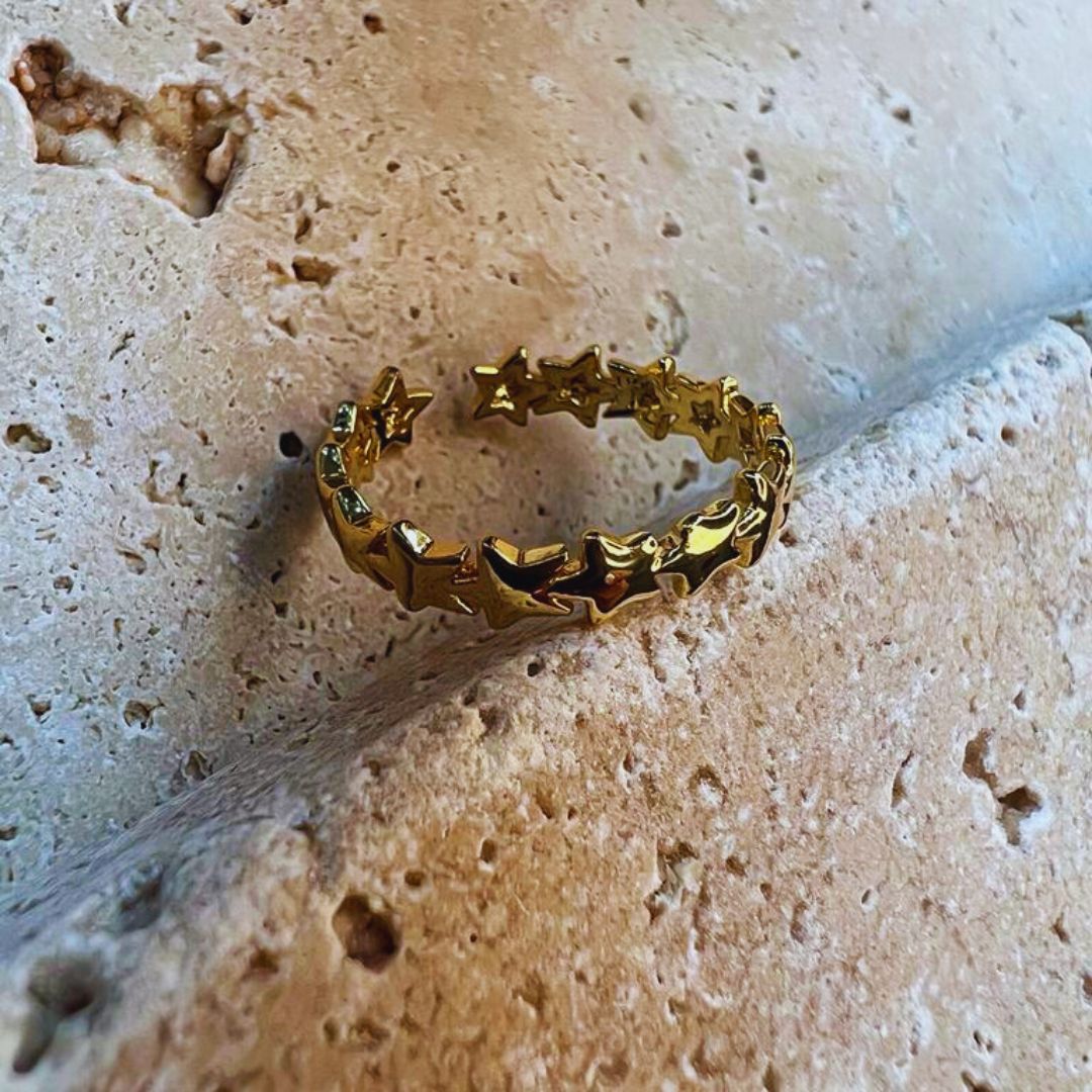 TOSHA | Daniela Valera